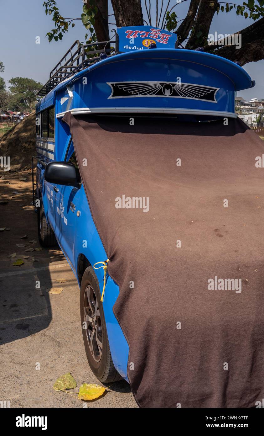 Minibuses hi-res stock photography and images - Alamy