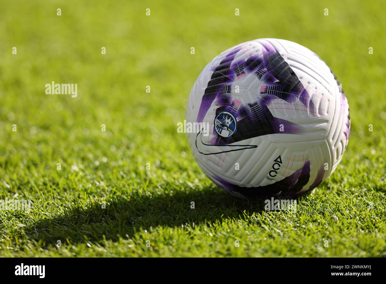 Nike english premier league ball 2023 2024 hi-res stock photography and ...