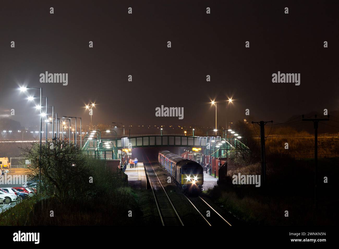 Direct rail Services class 47 locomotive 47818 at Horwich Parkway ...