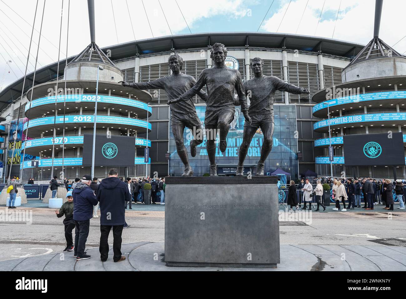 The statue depicts colin bell hi-res stock photography and images - Alamy