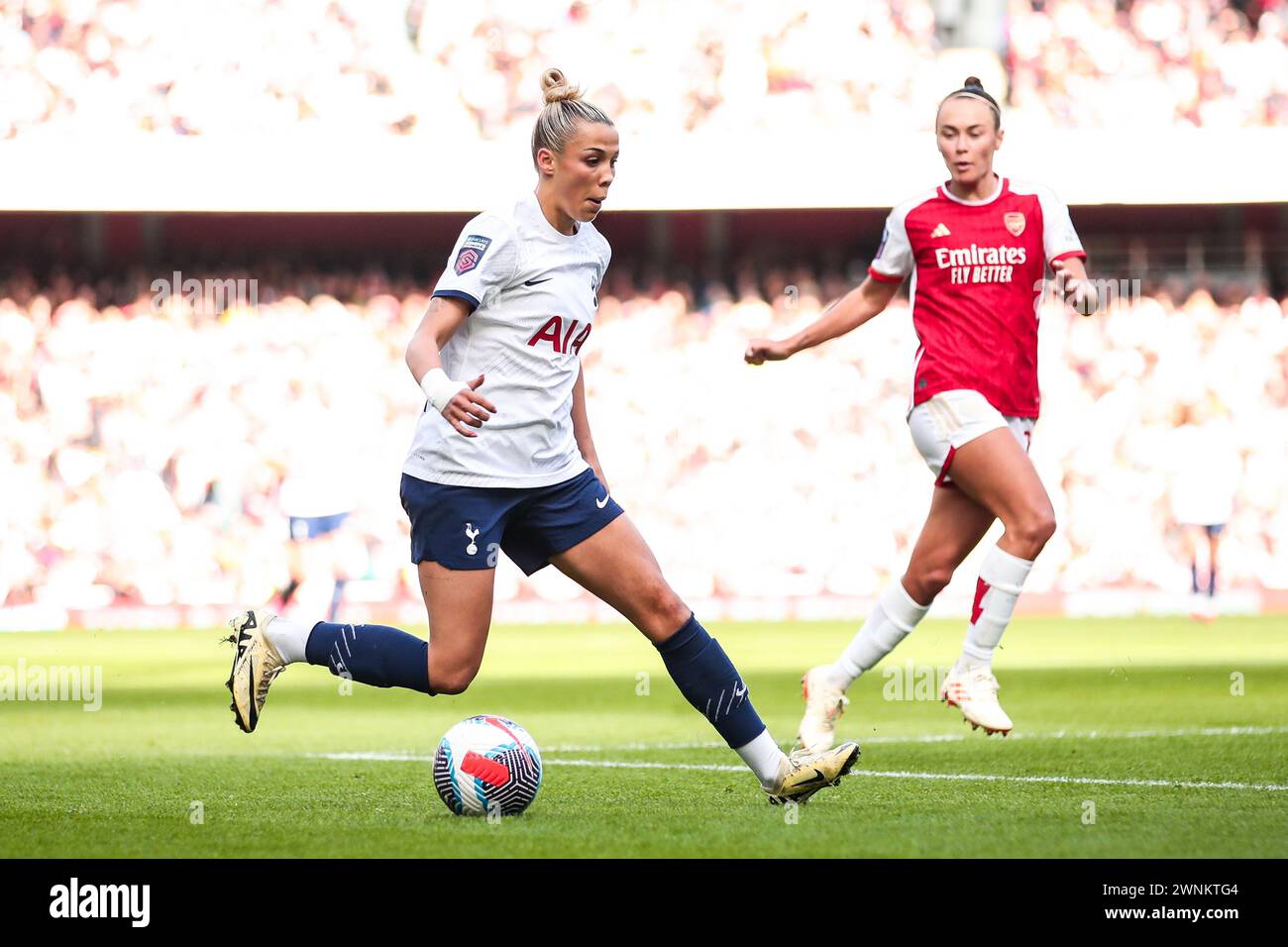 Caitlin foord arsenal v spurs hi-res stock photography and images - Alamy