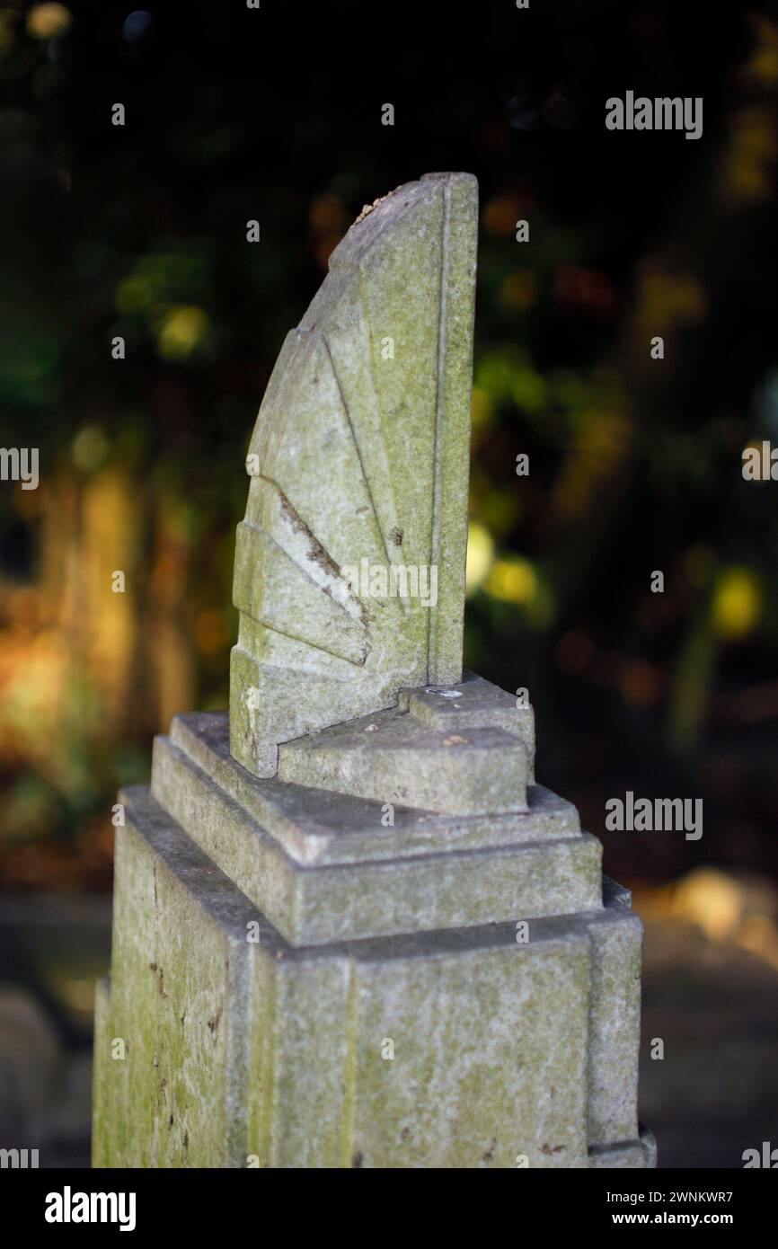 Art Deco 1930s gravestone at St Mary The Virgin Church cemetery ...