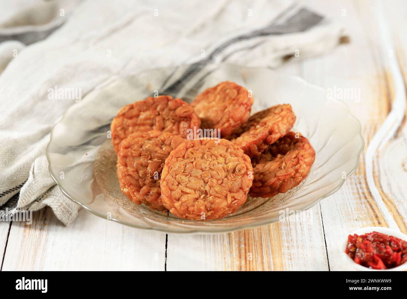 Tempeh goreng hi-res stock photography and images - Alamy