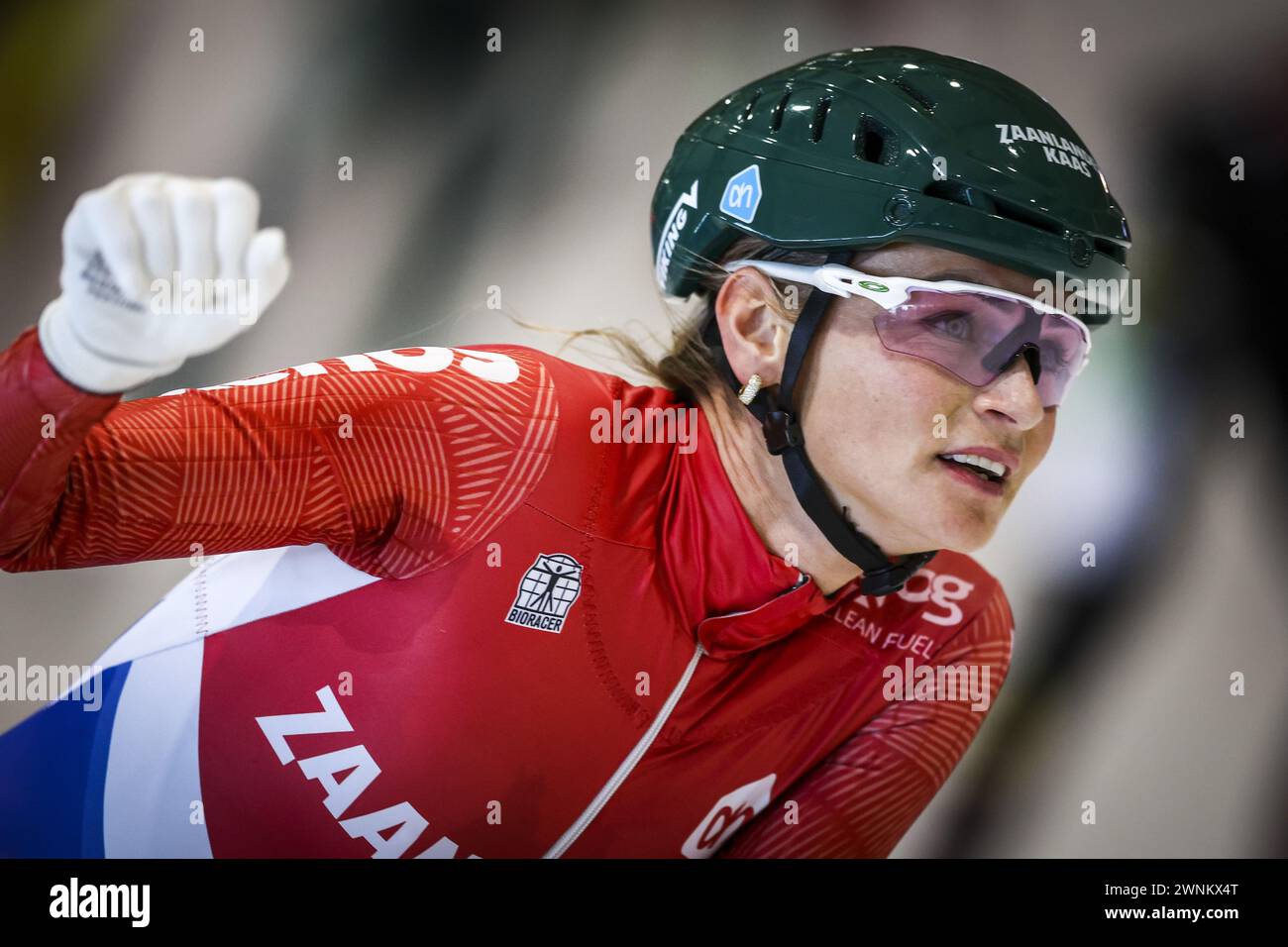 LEEUWARDEN - Skater Irene Schouten cheers after winning the women's ...