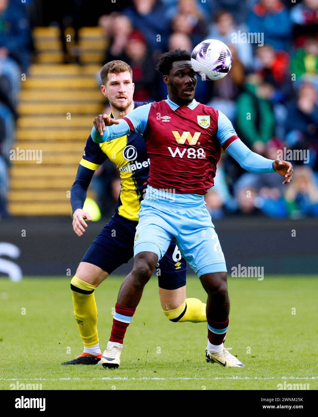 David datro fofana burnley 2024 hi-res stock photography and images - Alamy
