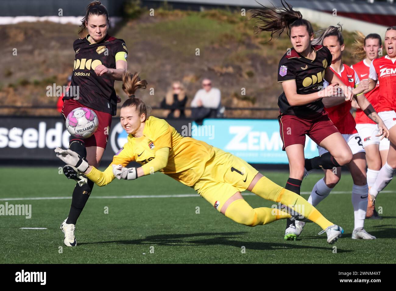 Femke liefting goalkeeper of az hi-res stock photography and images - Alamy