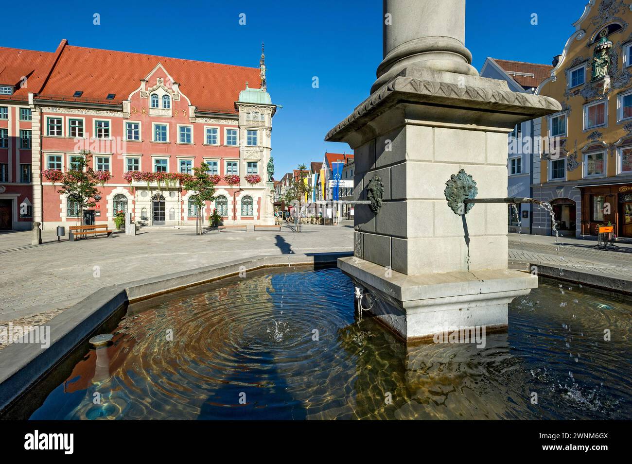 Town hall, Marienbrunnen, baroque Jochamhaus, Marienplatz, old town ...