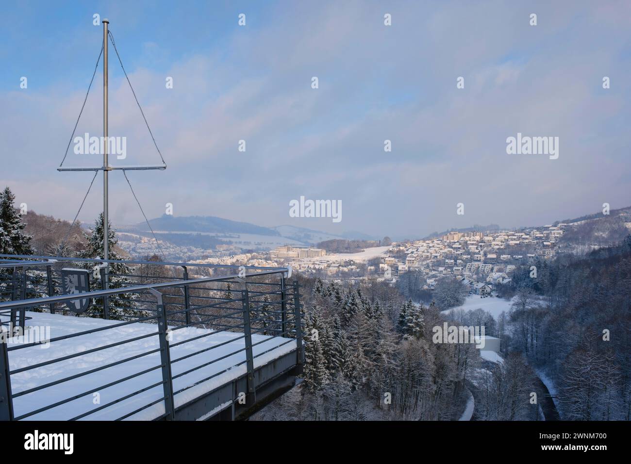 Viewing platform on the Hennedamm with a view of Meschede, snow ...