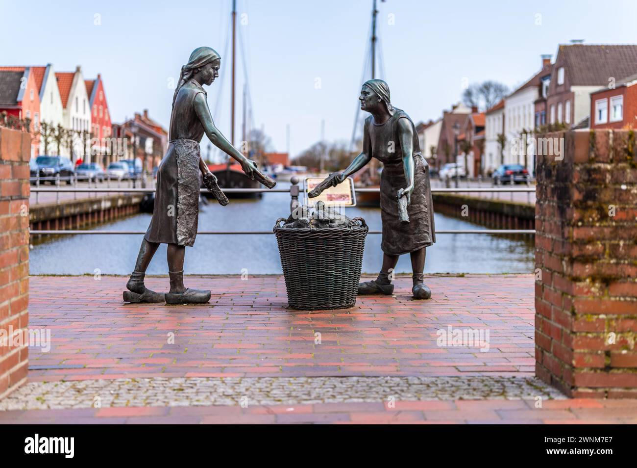 Two landscape sculptures hi-res stock photography and images - Alamy