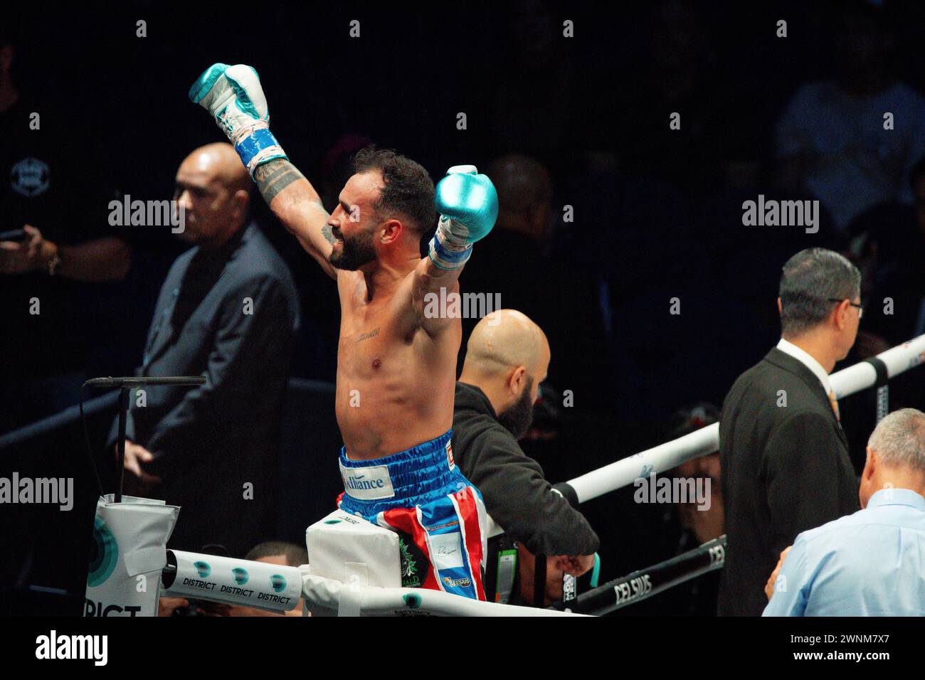 SAN JUAN, SAN JUAN - Christopher “Pitufo” Díaz celebrates the knockout ...