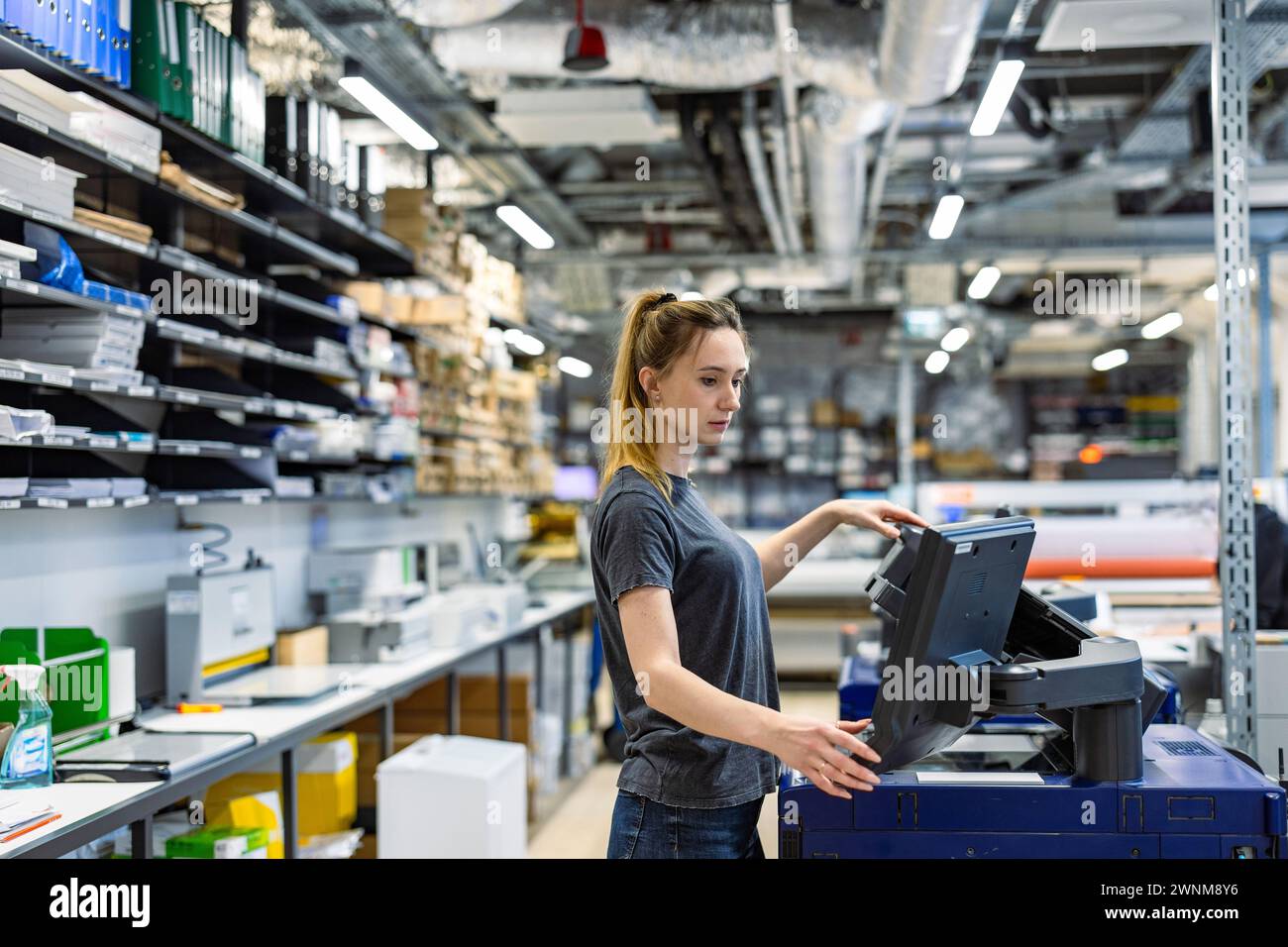 Printing press industrial worker hi-res stock photography and images ...