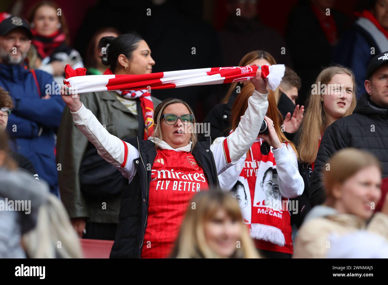 Tottenham arsenal scarf hi-res stock photography and images - Alamy