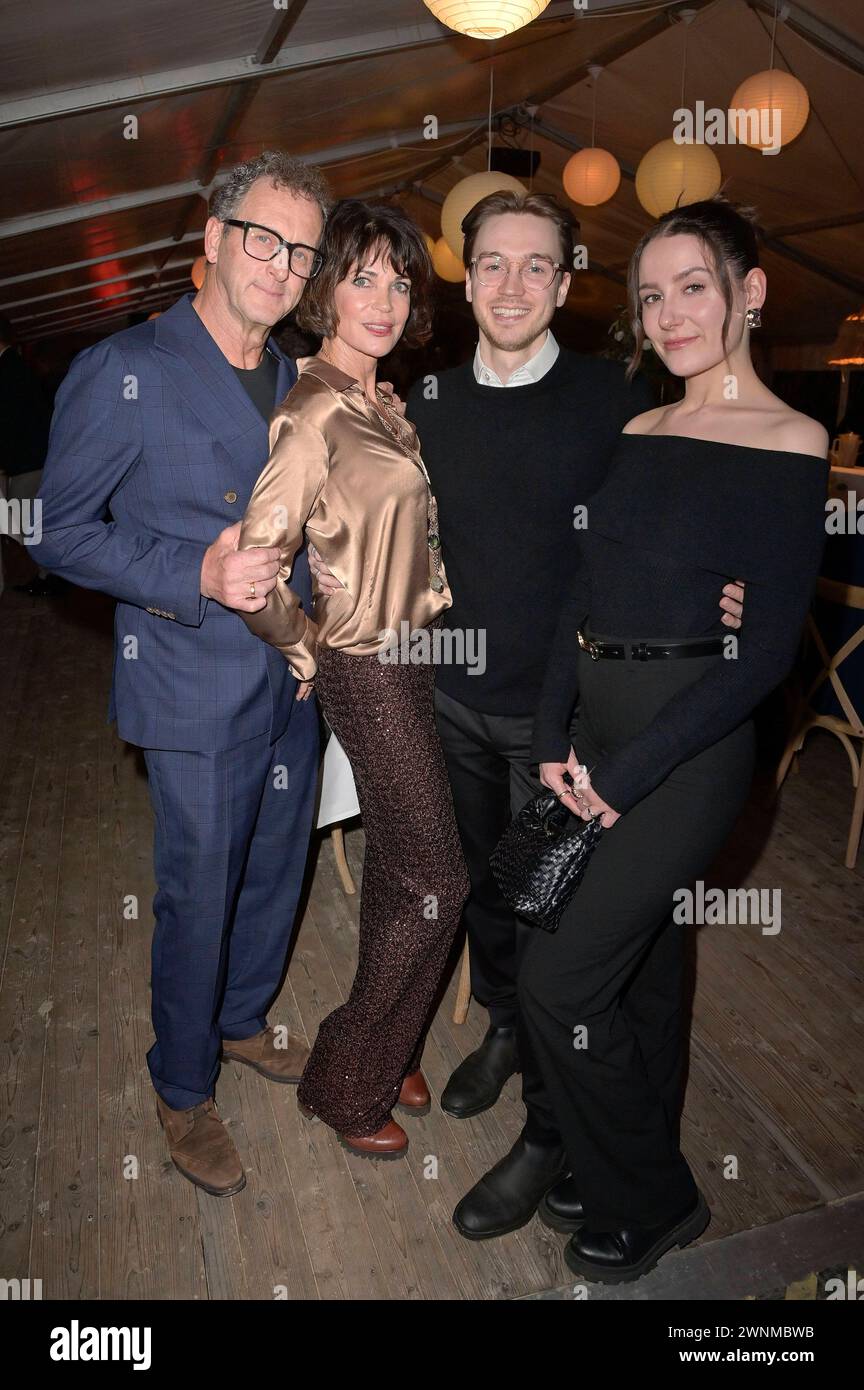 Gerit Kling mit Ehemann Wolfram Becker und Sohn Leon Kling und Freundin ...