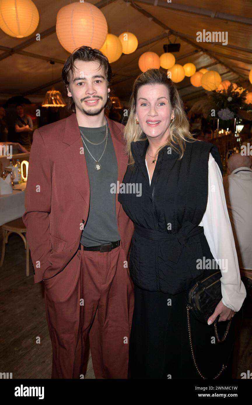 Alexa Maria Surholt mit Sohn Arthur bei der Baltic Lights Night 2024 ...