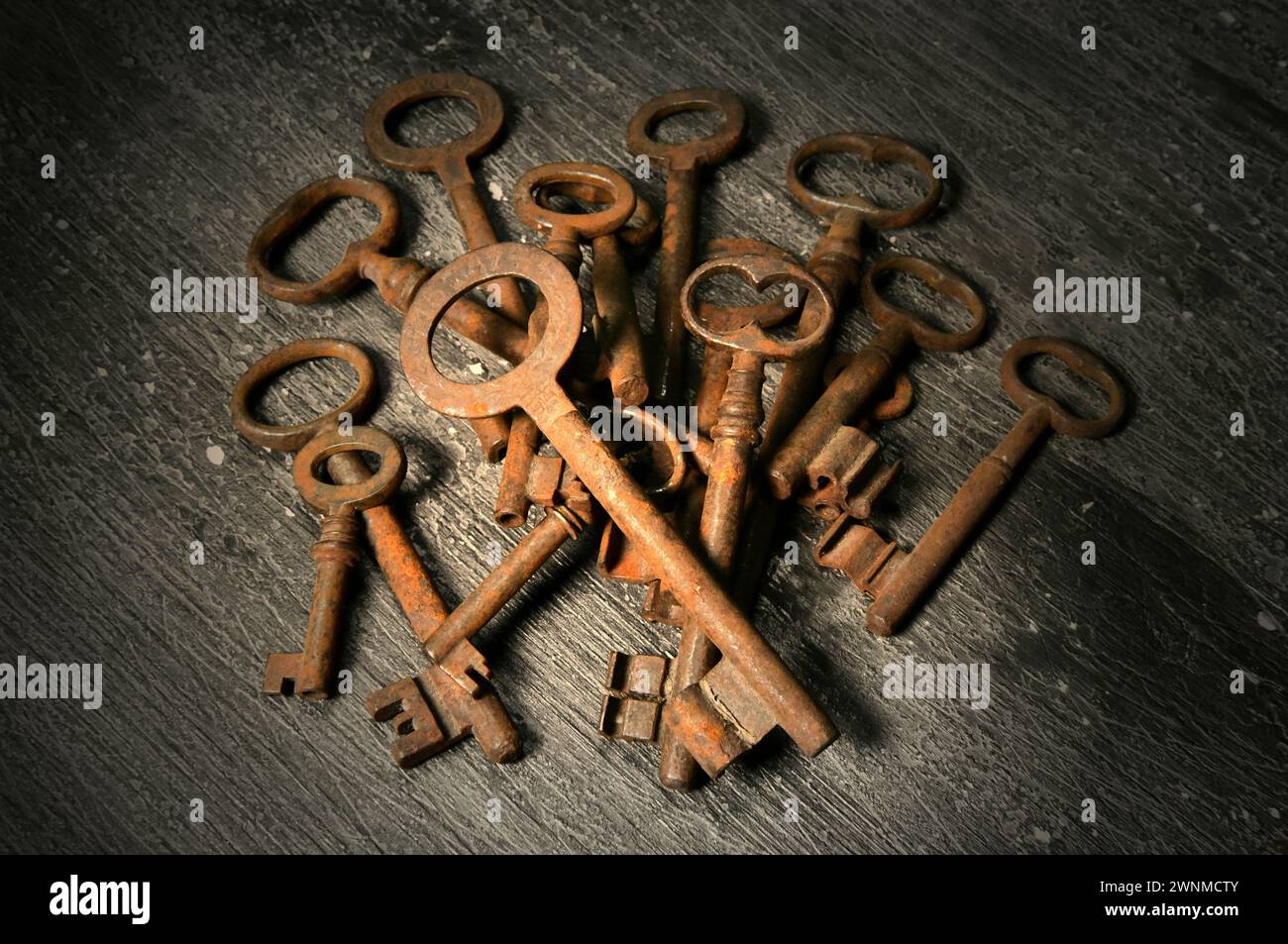 Antique iron table hi-res stock photography and images - Alamy