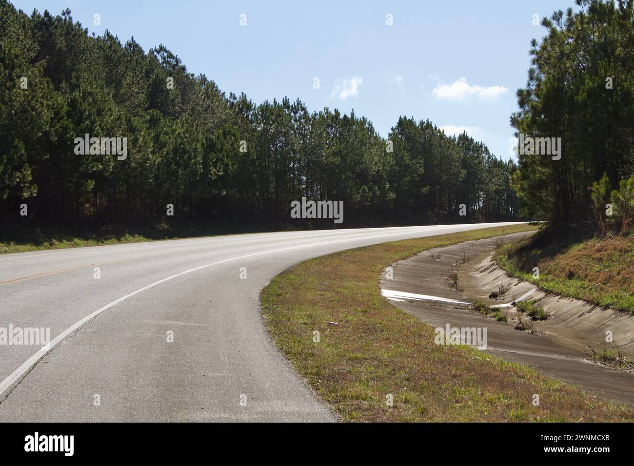 Wrapping around hi-res stock photography and images - Alamy