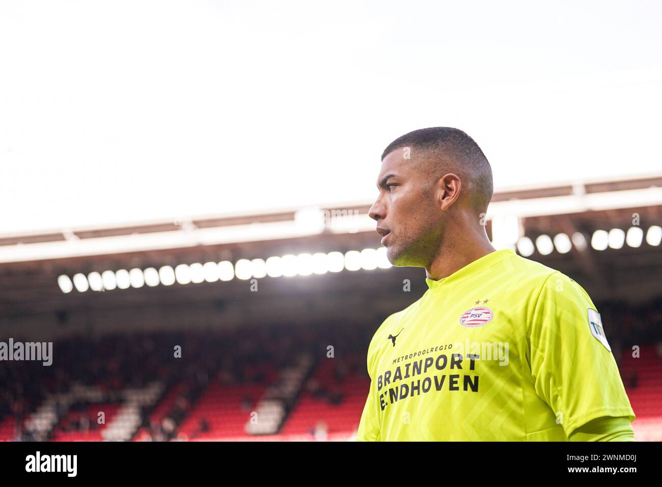 EINDHOVEN, NETHERLANDS - MARCH 3: goalkeeper Walter Benitez of PSV ...