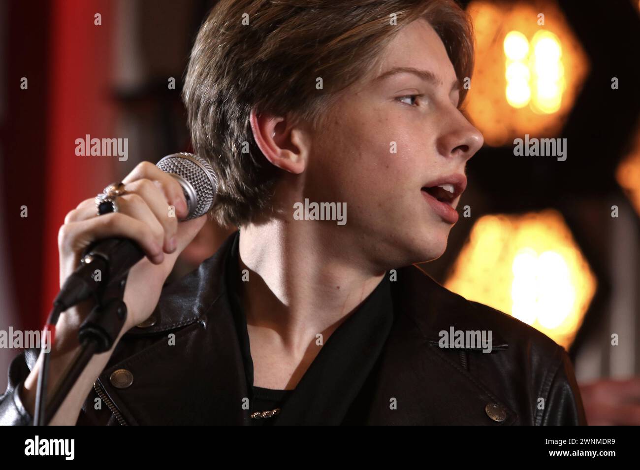 Countrysänger Mason Ramsey beim C2C 2024 in Berlin Auftritt beim ...
