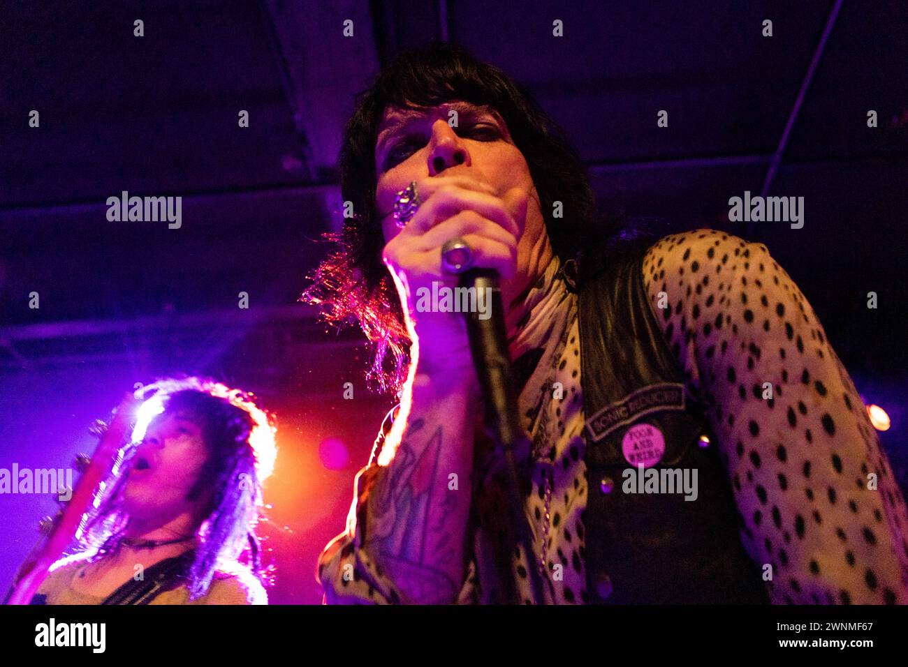 Dead and live stage hi-res stock photography and images - Alamy