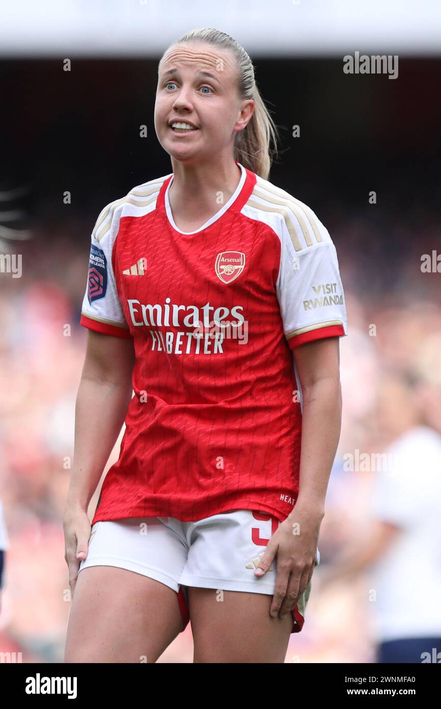 Beth england spurs hi-res stock photography and images - Alamy