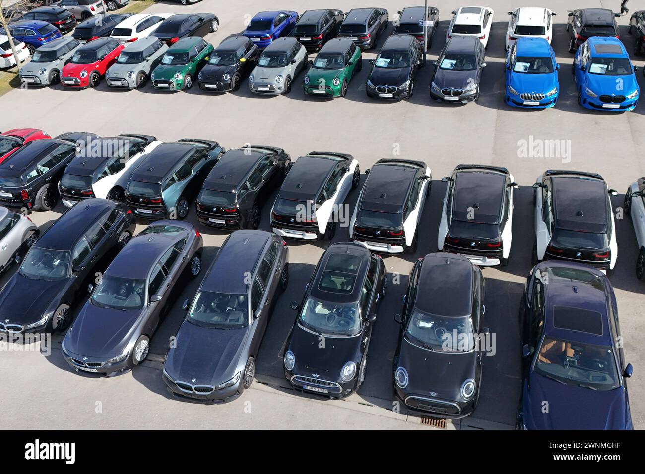 Gebrauchtwagenpreise hi-res stock photography and images - Alamy