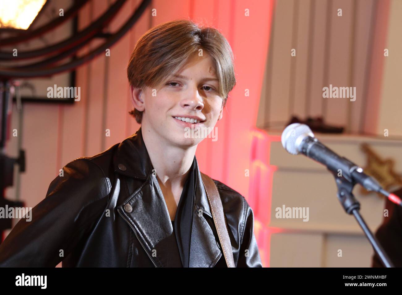 Countrysänger Mason Ramsey beim C2C 2024 in Berlin Auftritt beim ...