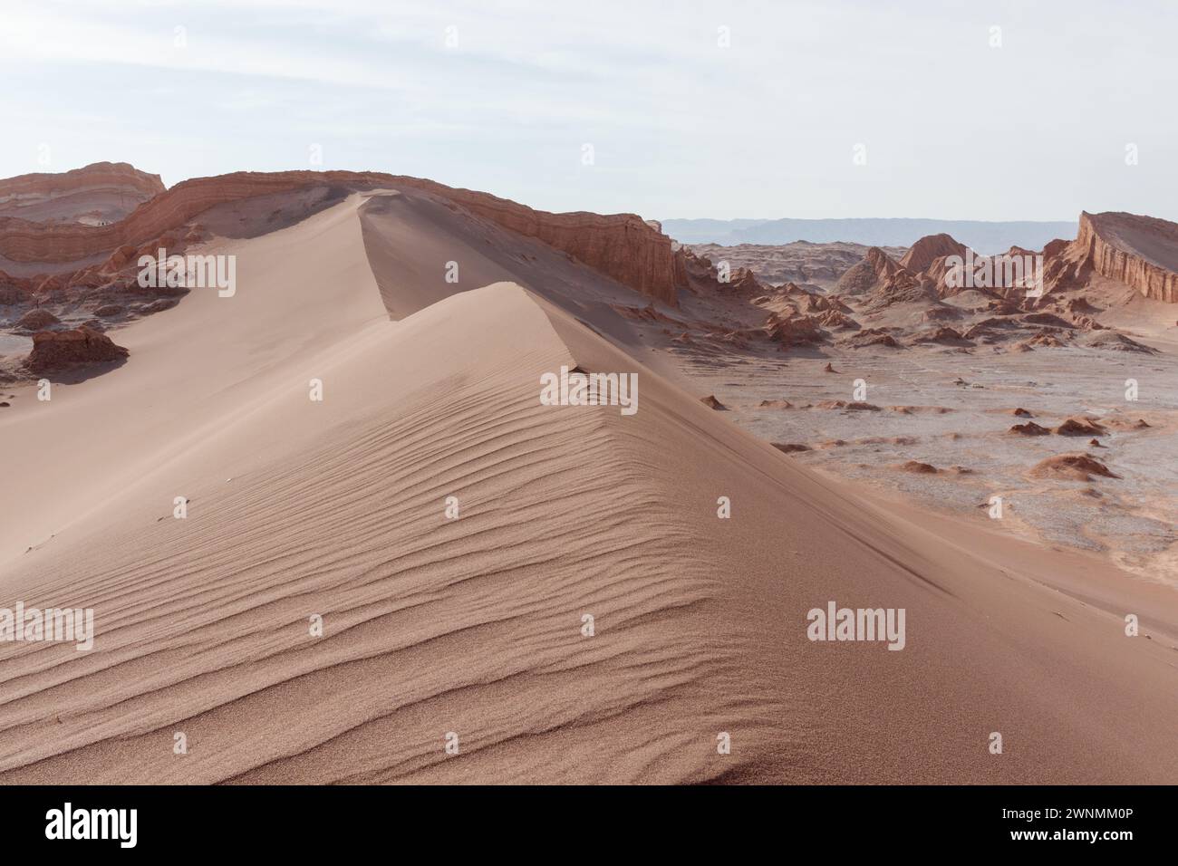 Valle de la luna Great sand dune in Moon Valley with impressive ...