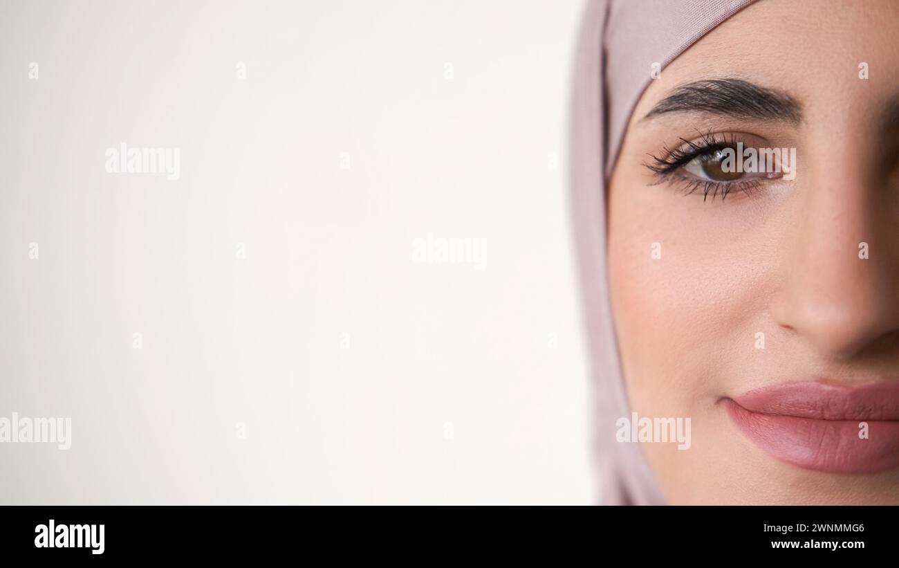Muslim woman culture tradition face hijab veil Stock Photo - Alamy