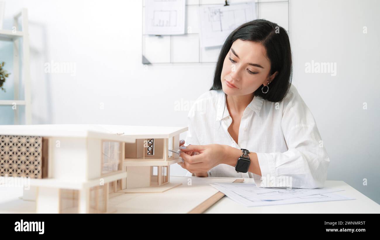 Closeup portrait image of professional young beautiful engineer ...