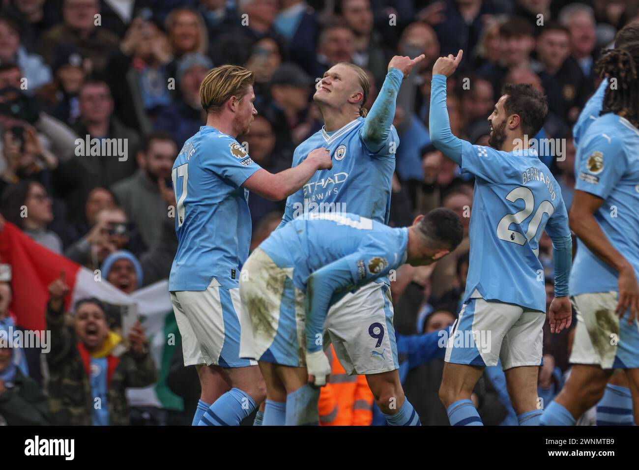 Erling Håland of Manchester City celebrates his goal to make it 3-1 ...