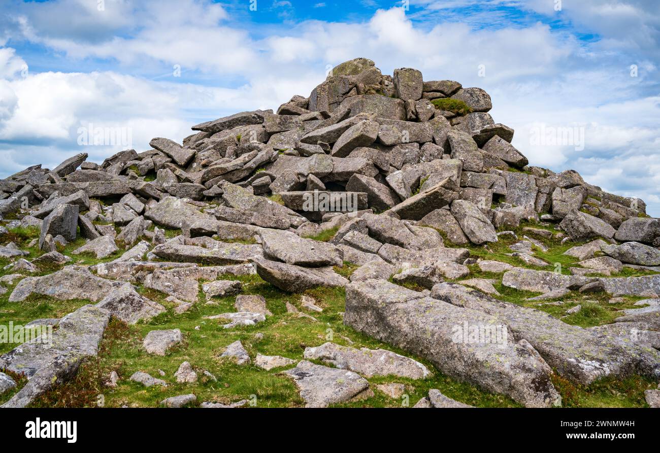 Rock outcropping on Belstone Tor, Dartmoor National Park, Devon ...