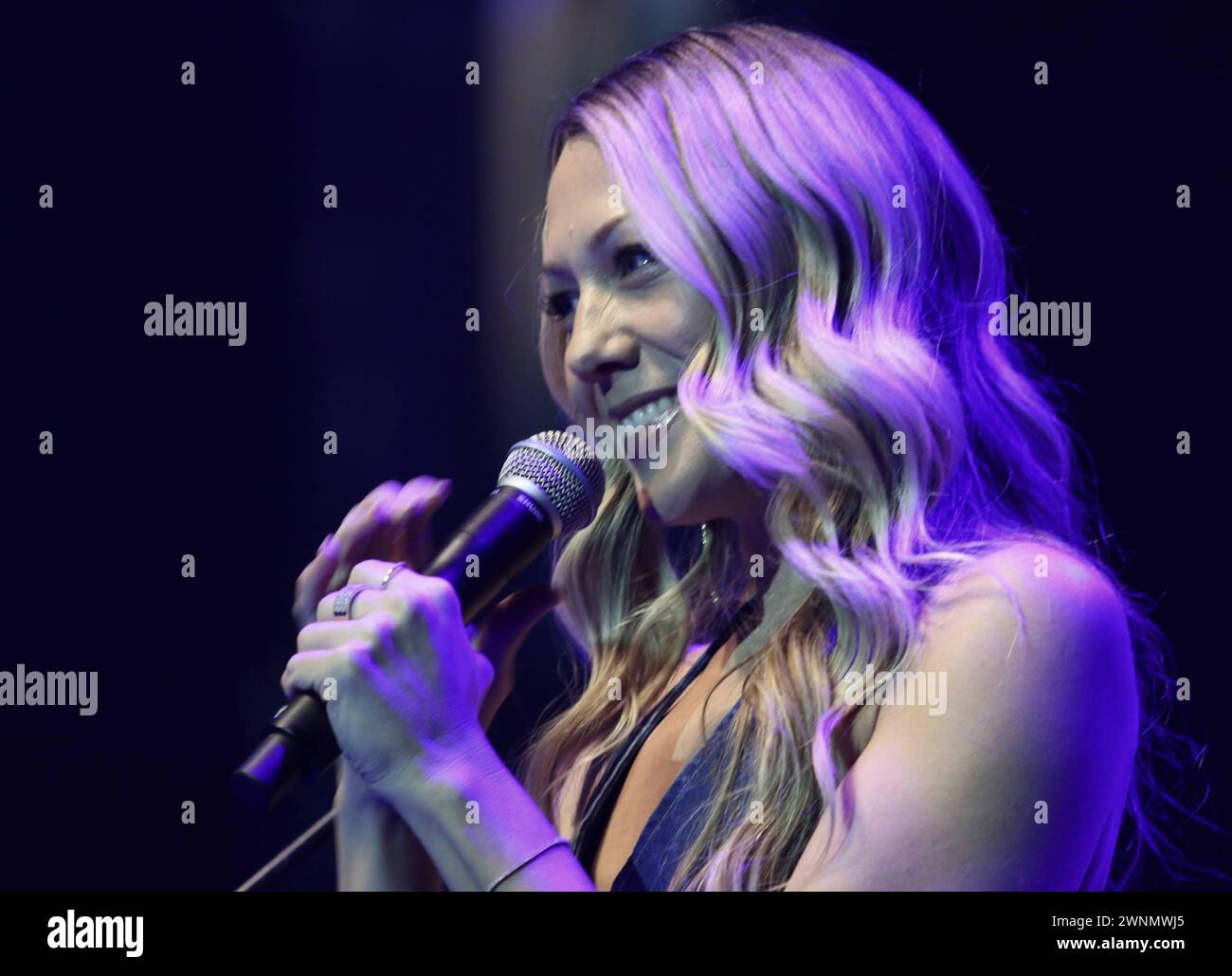 Countrysängerin Colbie Caillat beim C2C 2024 in Berlin Auftritt beim ...