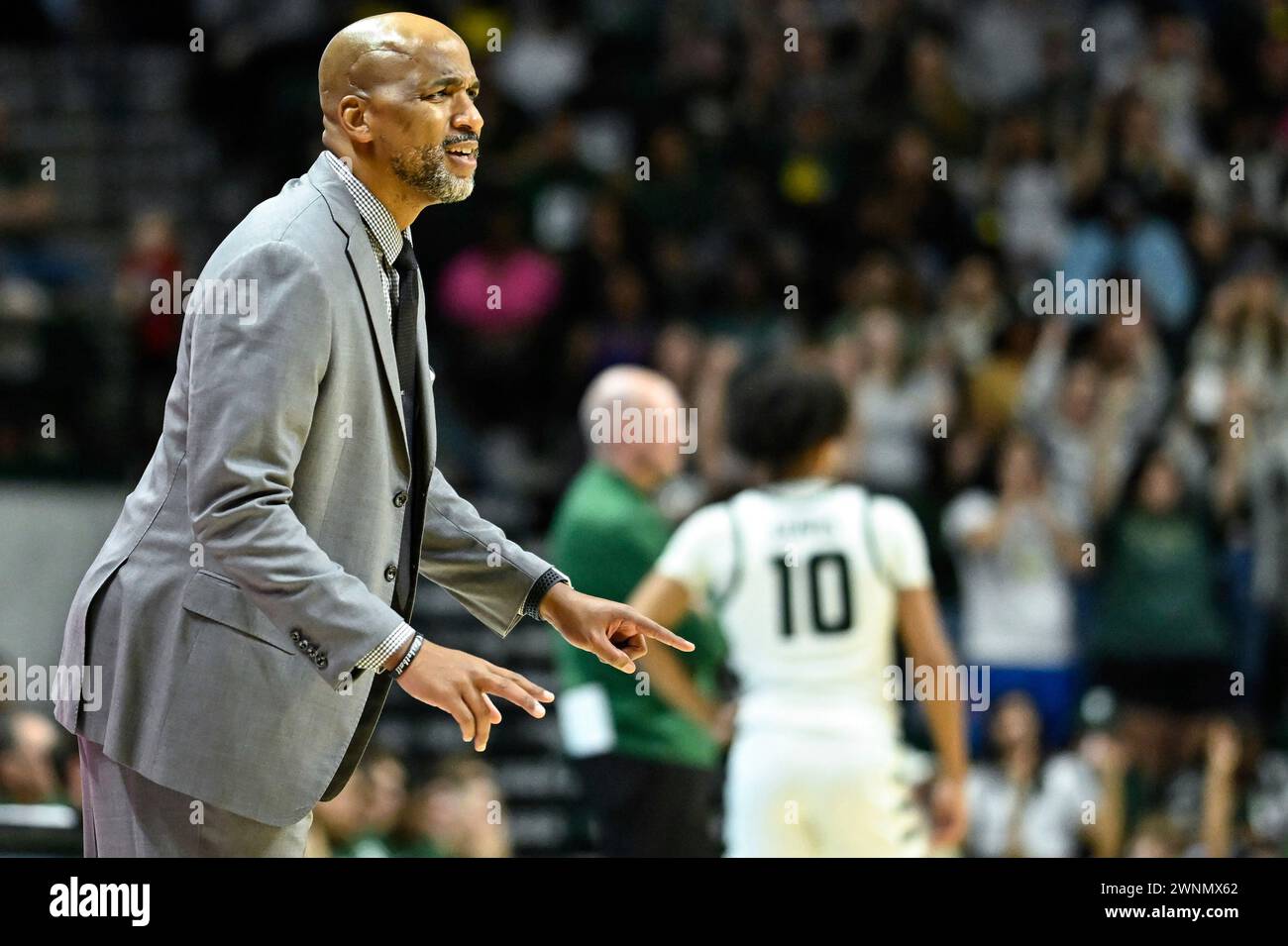 South Florida head coach Amir Abdur-Rahim reacts during the second half ...