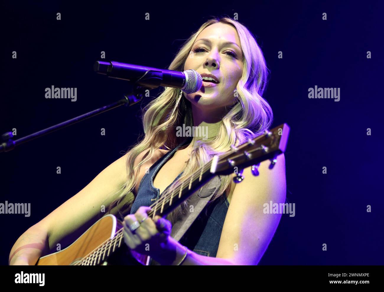 Countrysängerin Colbie Caillat beim C2C 2024 in Berlin Auftritt beim ...