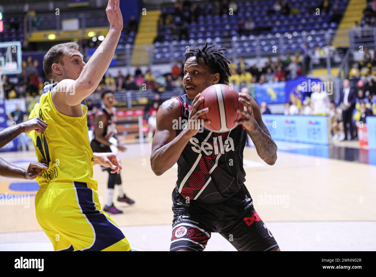 Sella centro hi-res stock photography and images - Alamy