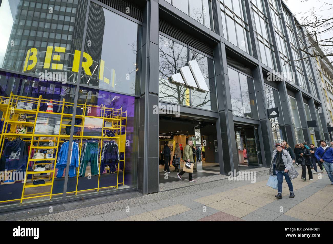 Deutsche adidas hi-res stock photography and images - Alamy