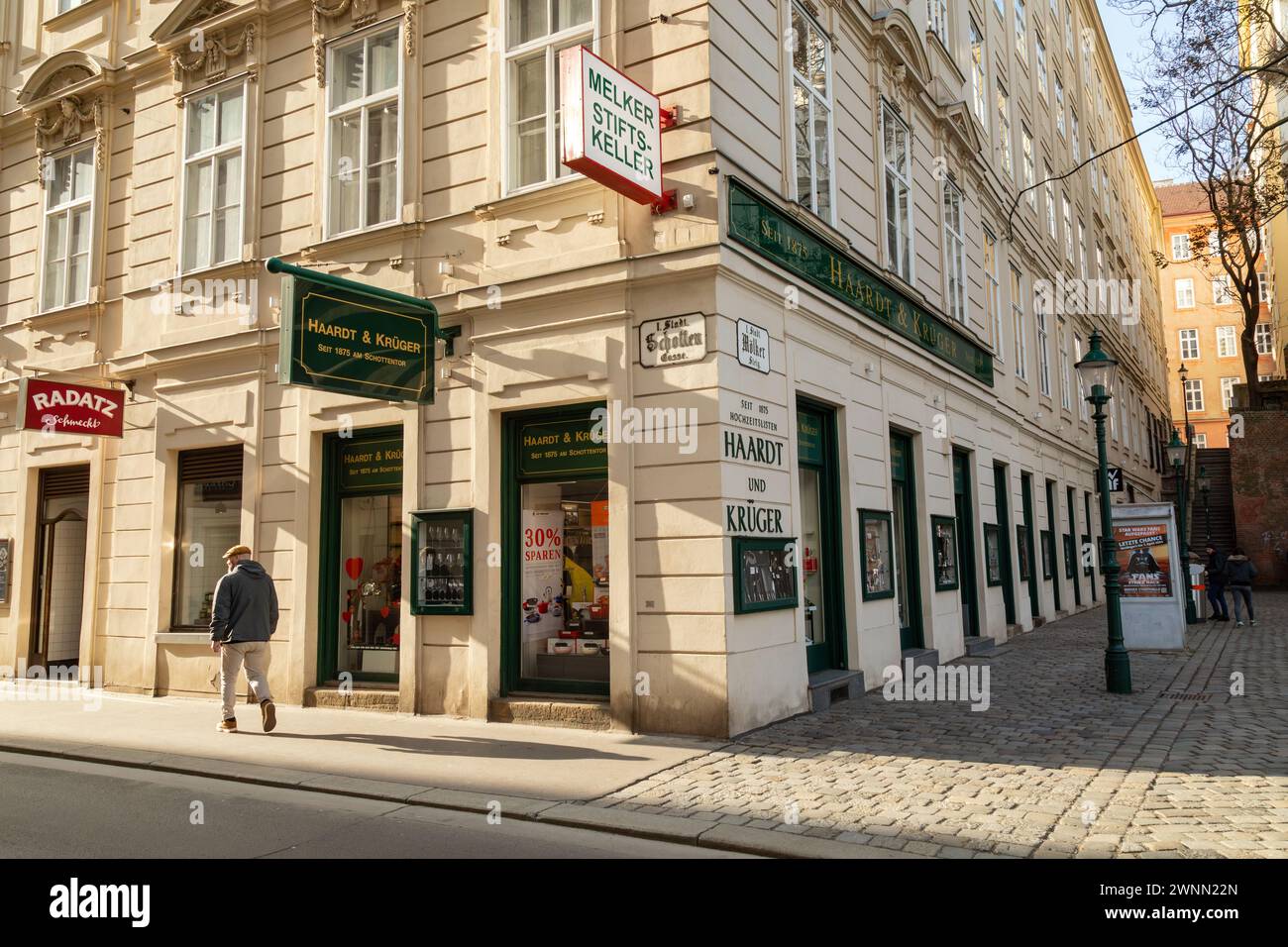 Kitchenware store hi-res stock photography and images - Alamy