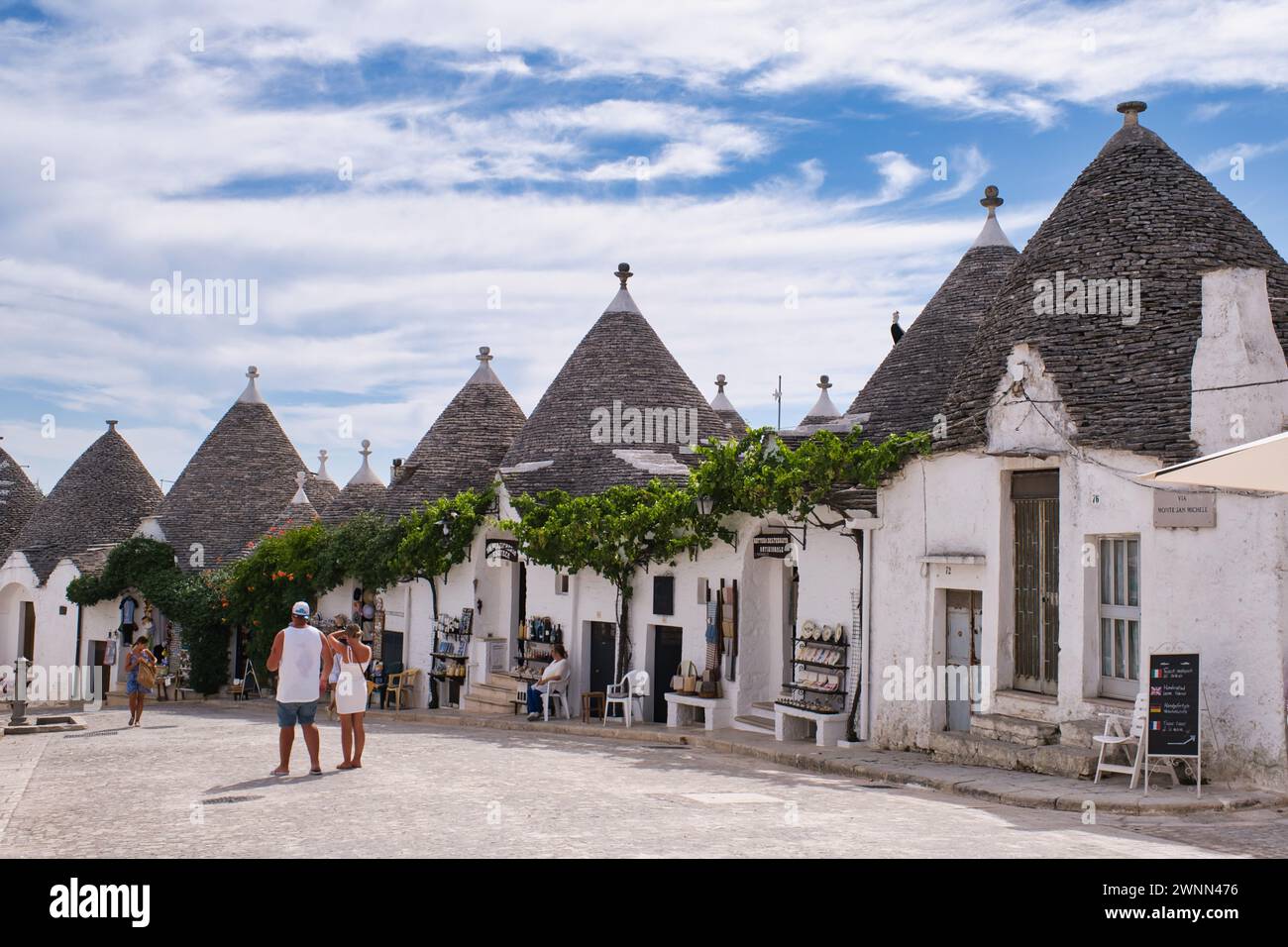 Trulli design hi-res stock photography and images - Alamy
