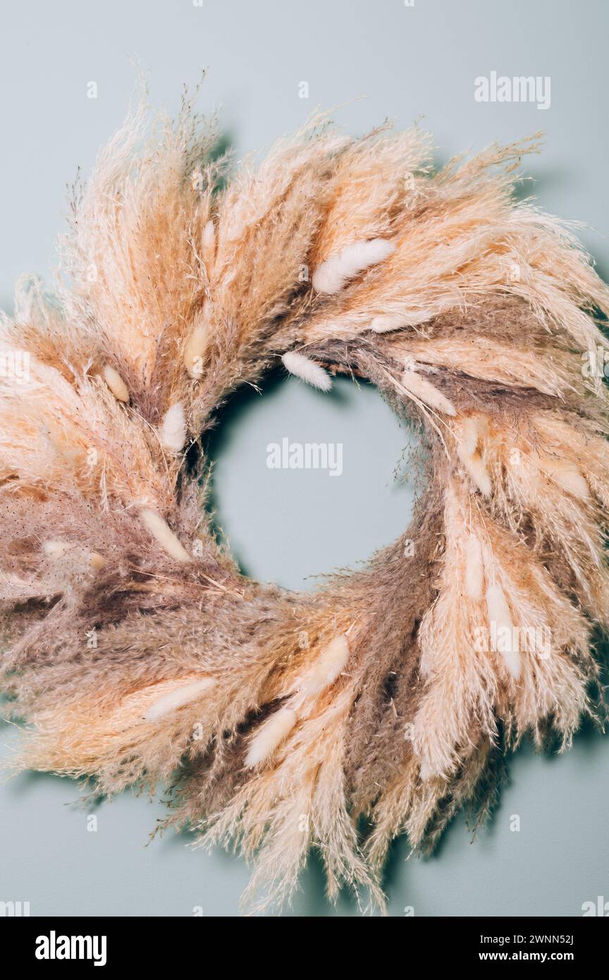 Pampas grass wreath hi-res stock photography and images - Alamy