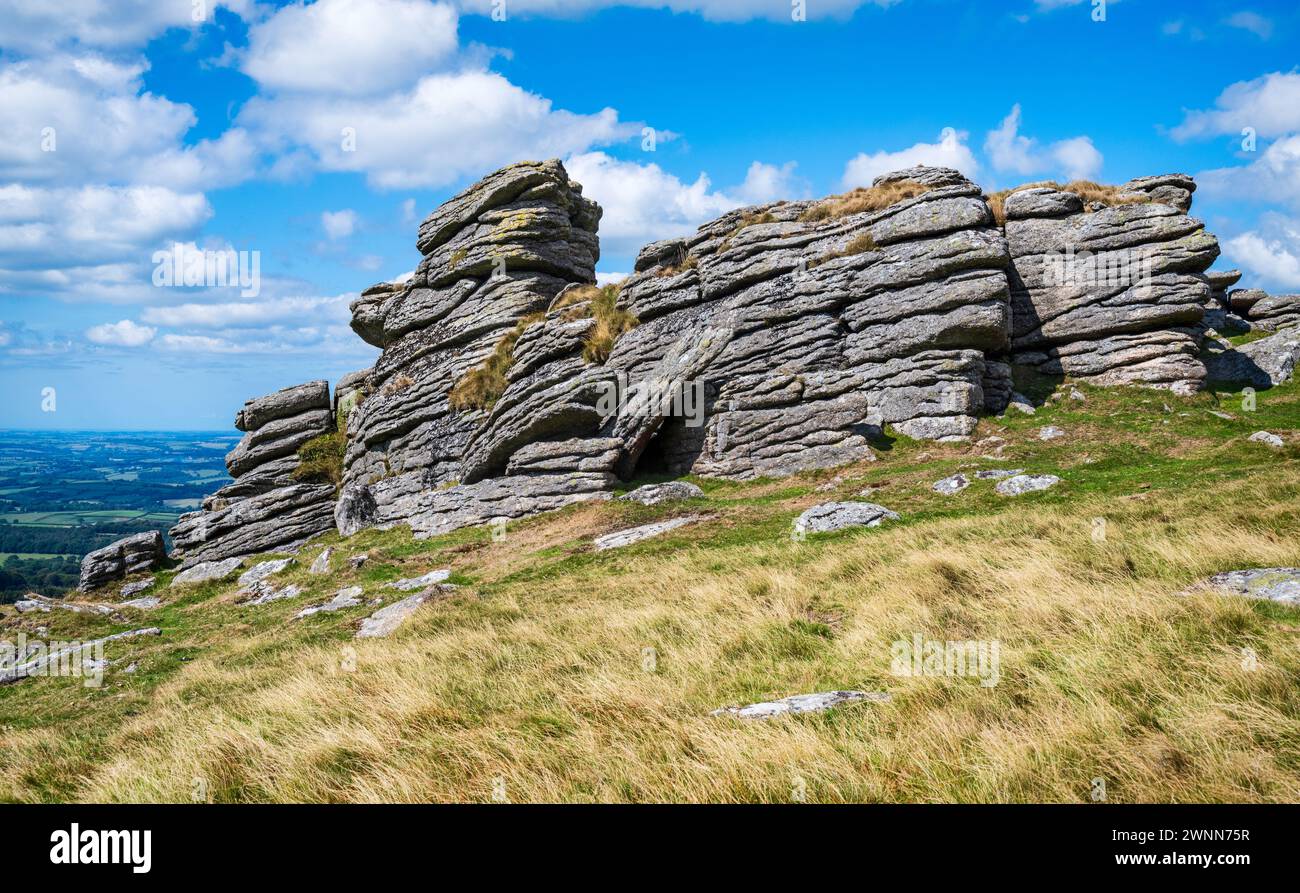 Dramatic granite outcroppings on Arms Tor, Dartmoor National Park ...