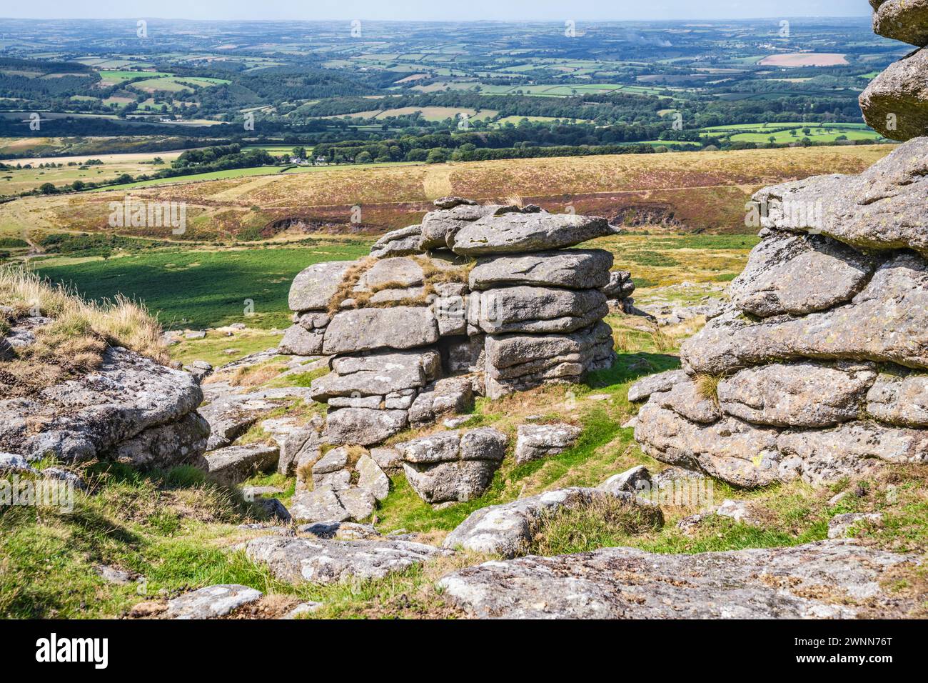 Dramatic granite outcroppings on Arms Tor, Dartmoor National Park ...