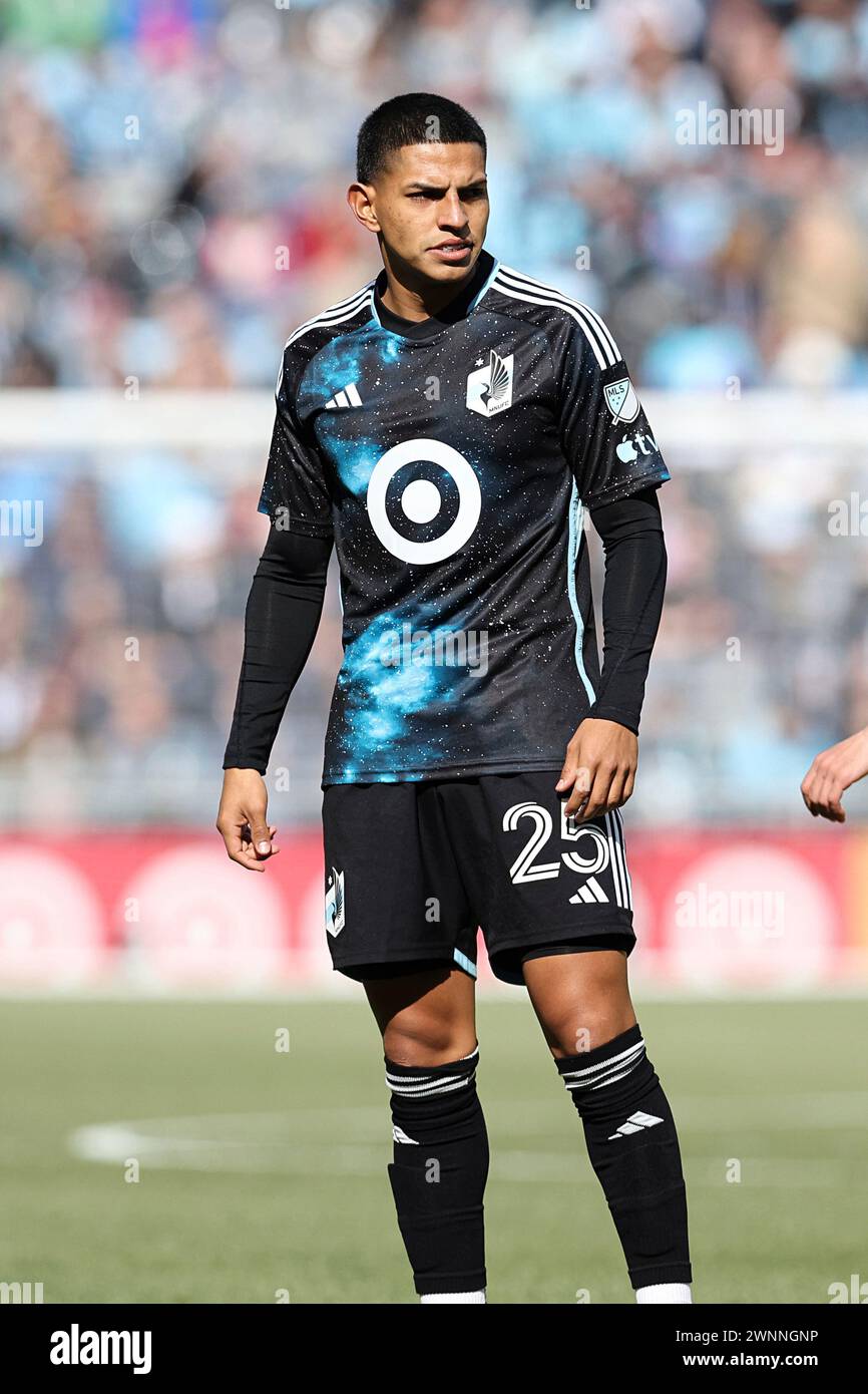 Minnesota United midfielder Alejandro Bran (25) in action during the ...