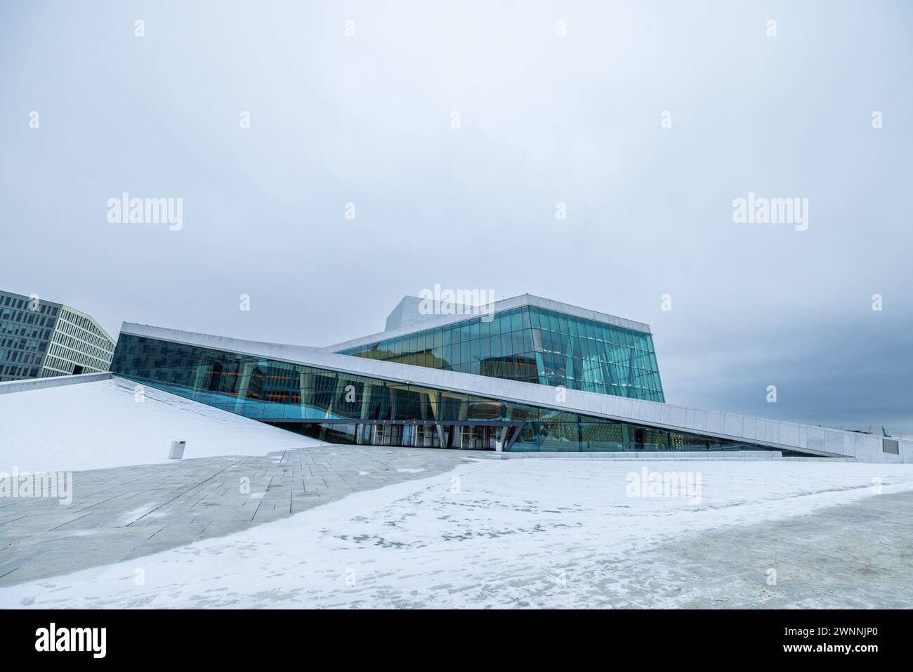 Oslo opera house snow hi-res stock photography and images - Alamy