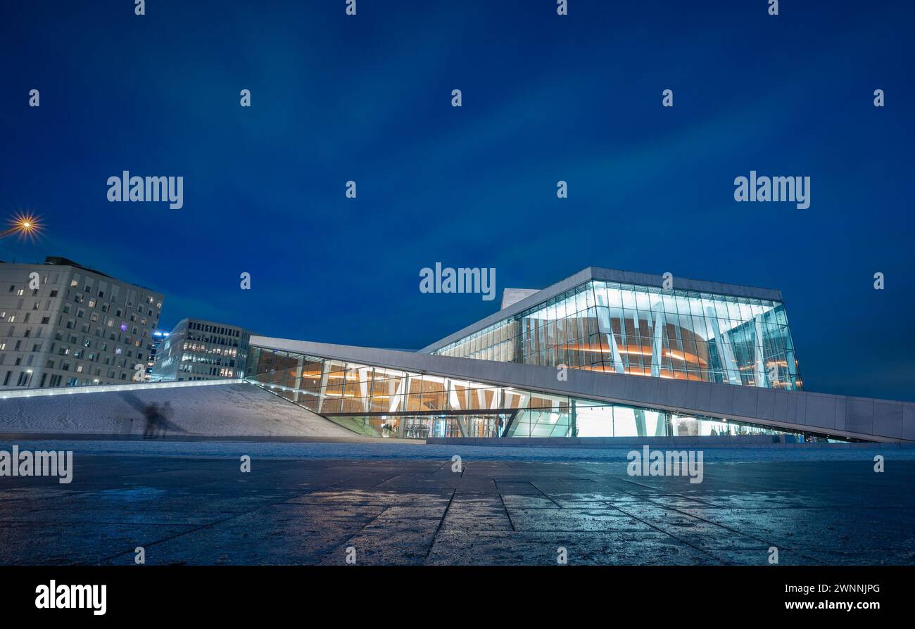 Oslo opera house snow hi-res stock photography and images - Alamy