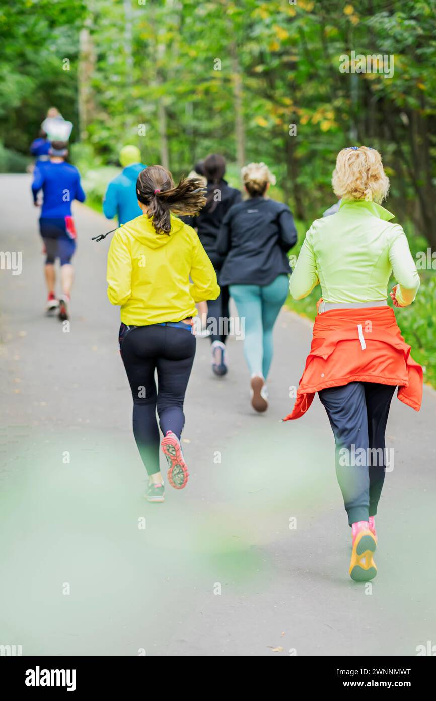 Sports crowd and back view hi-res stock photography and images - Alamy