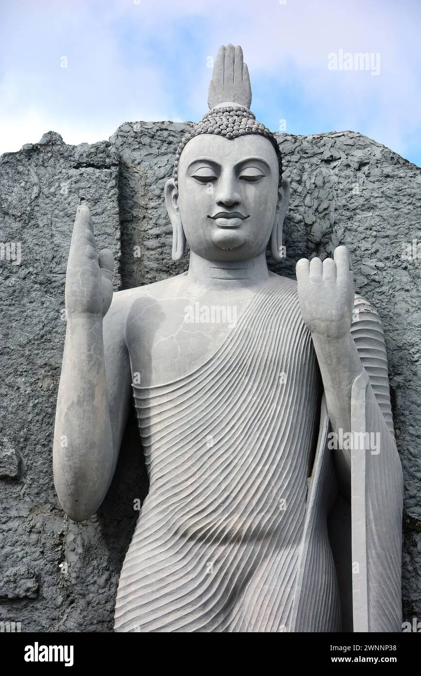 Avukana Buddha statue, Srí Lanka, Asia Stock Photo - Alamy