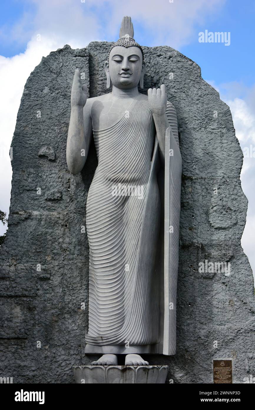 Avukana Buddha statue, Srí Lanka, Asia Stock Photo - Alamy