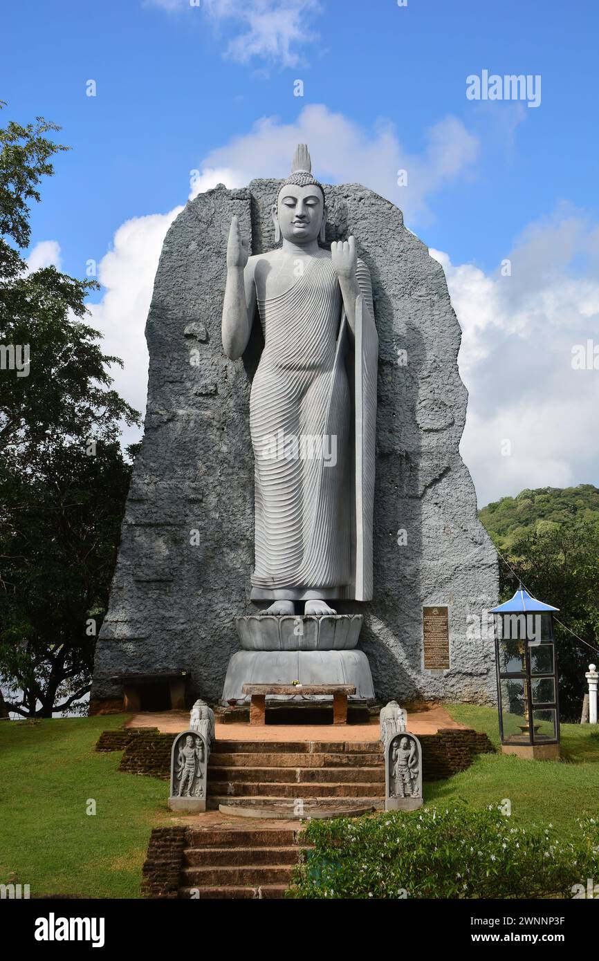 Avukana Buddha statue, Srí Lanka, Asia Stock Photo - Alamy