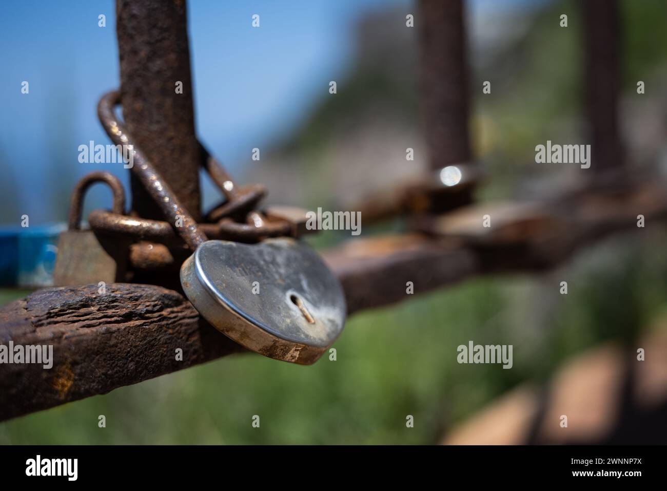 Love token locks hi-res stock photography and images - Alamy