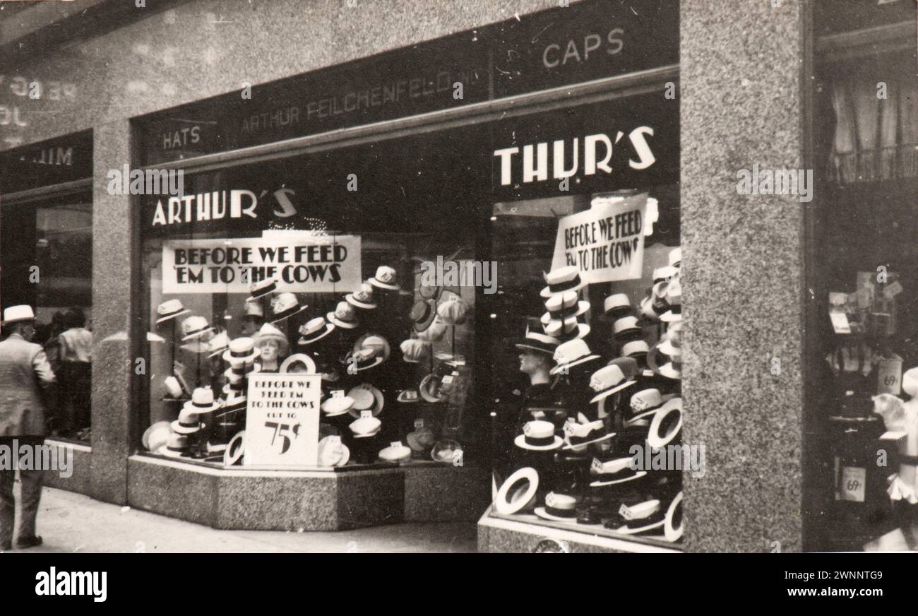 1930s shop window hi-res stock photography and images - Alamy
